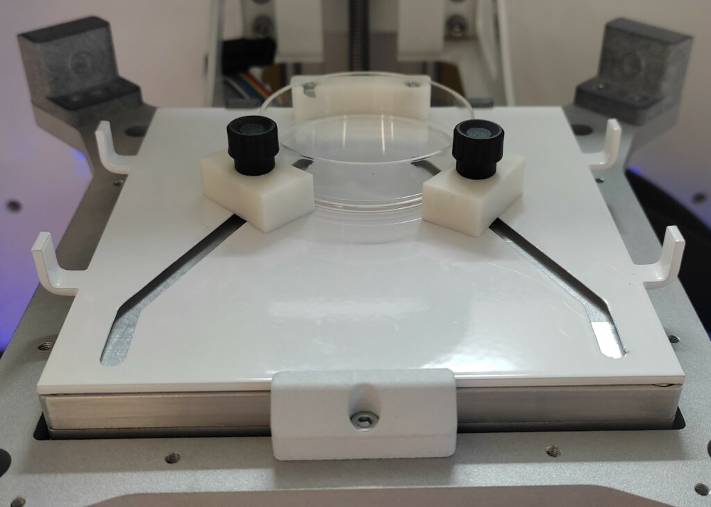 REG4Life working protocol inside a biological cabinet - labmethods